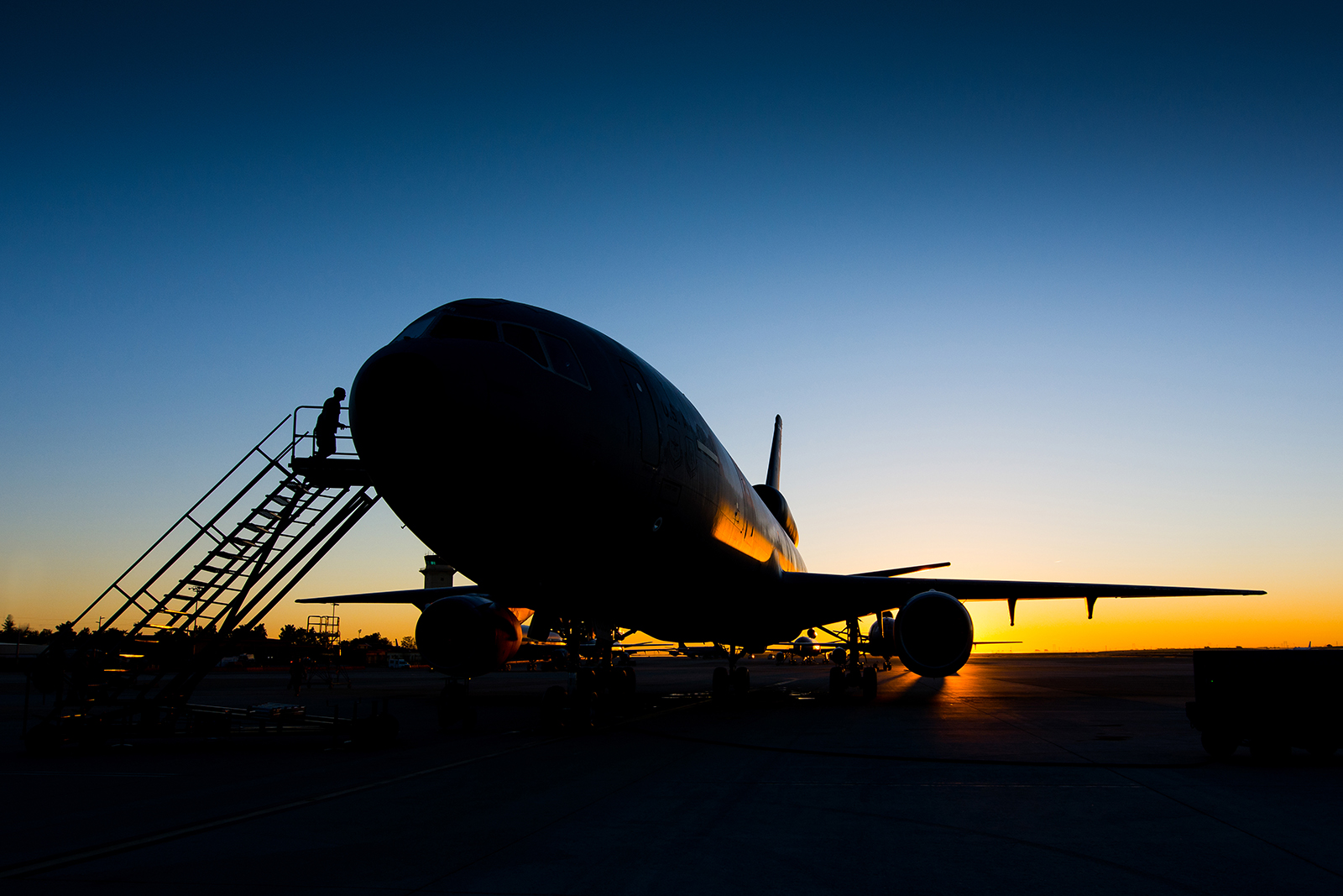 KC-10A Bows Out - AeroResource